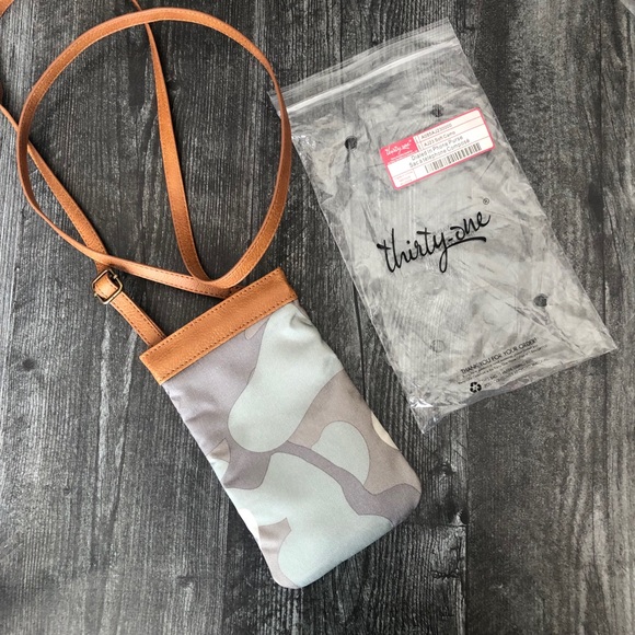 thirty-one | Bags | Dialed In Phone Purse Soft Camo Thirtyone Nip ...